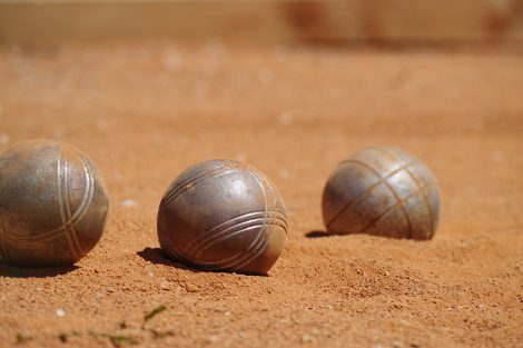 The Right Way to Position Your Body in Petanque - petanque.org